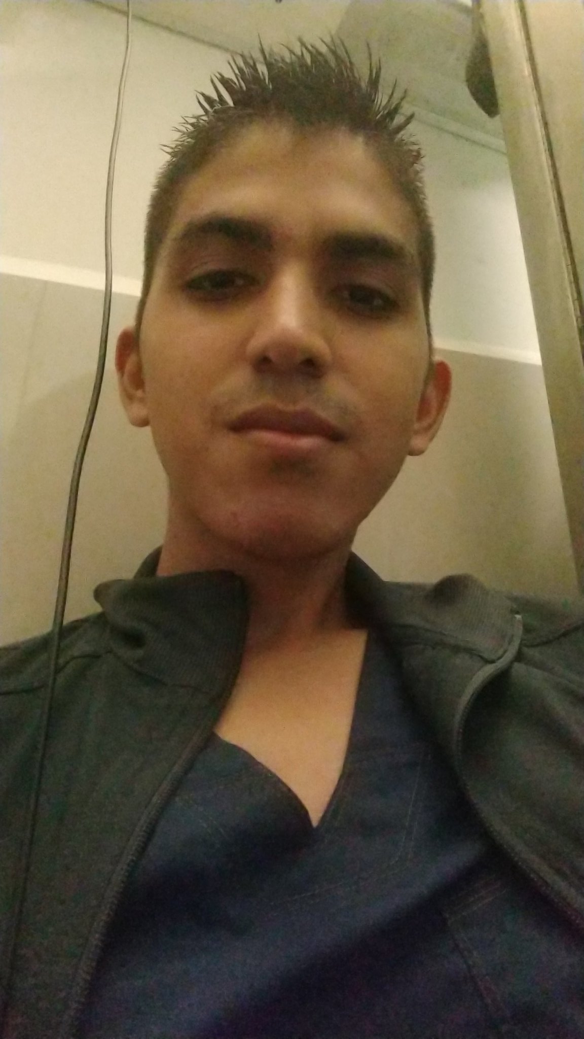 Joel K on Twitter: "@hotwifeparatimy Hola, soy single de 27 años, profesionista, educado, con ...