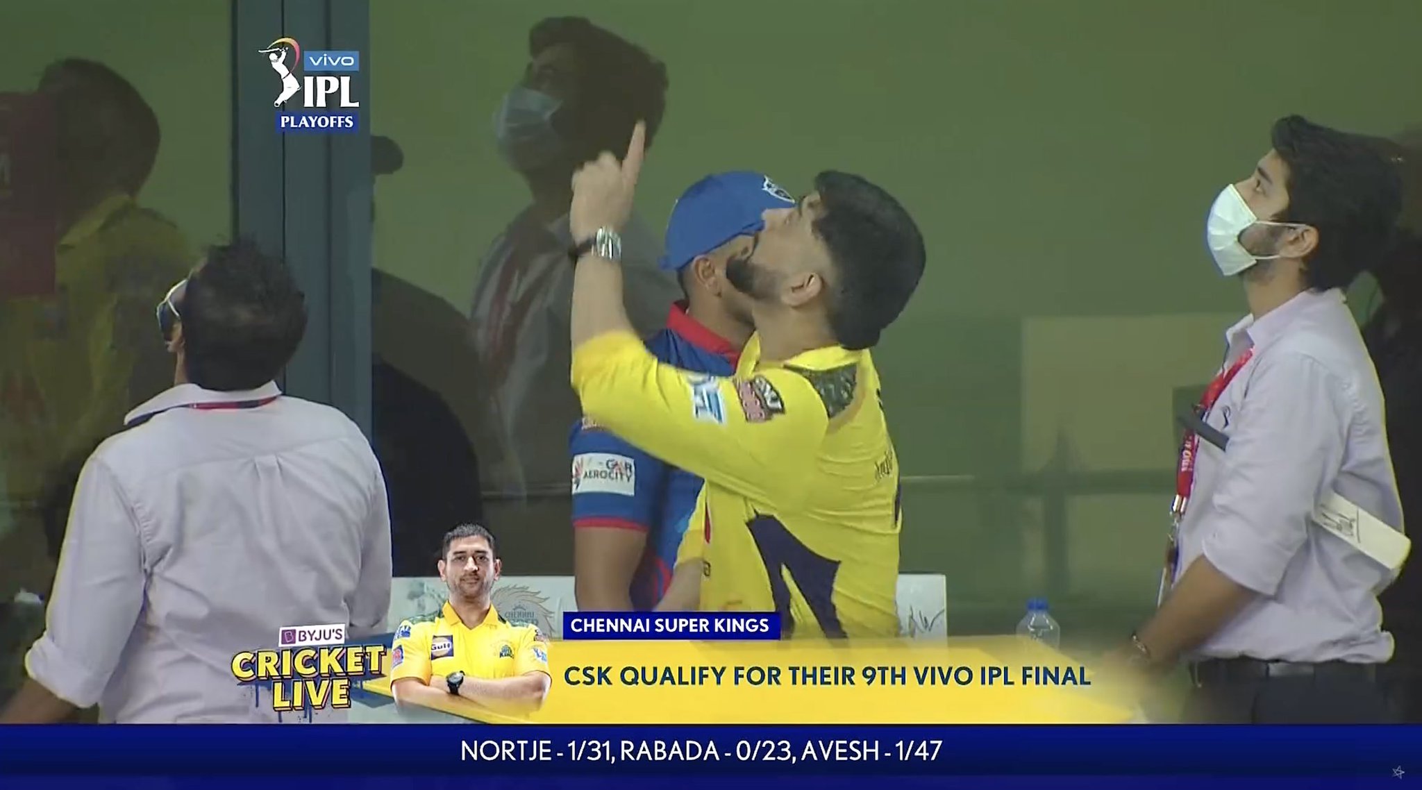 Pushkar Pushp on Twitter: "Moment of the match Dhoni giving the ball to that girl who was ...