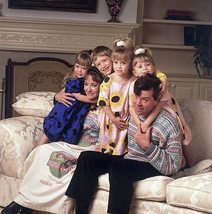 Elizabeth Olsen And Family