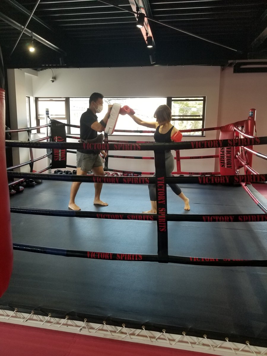 朝比奈 祐未 on Twitter: "ビクトリースポーツジムさん(@victoryspirits)に撮影に行ってきました！ 実際にキックボクシングを体験しながらの撮影でとっても楽しかったです ...