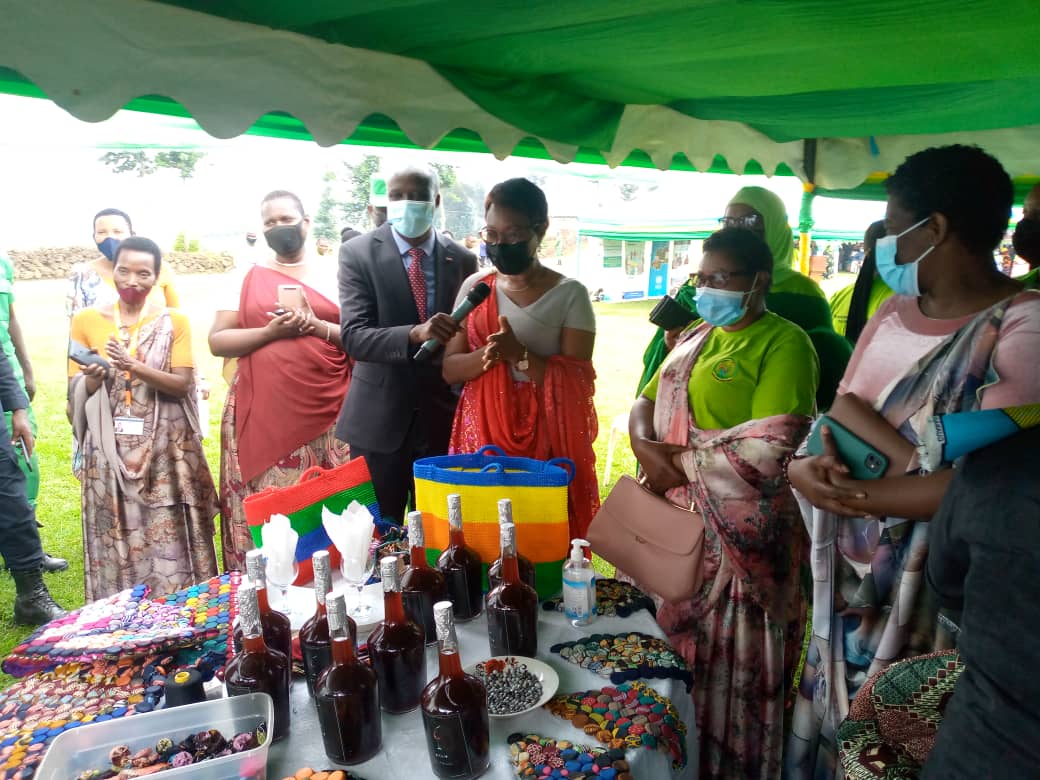 IGIHE on Twitter: "AMAFOTO: Minisitiri w'Uburinganire n'Iterambere ry'Umuryango, Prof. Jeannette ...