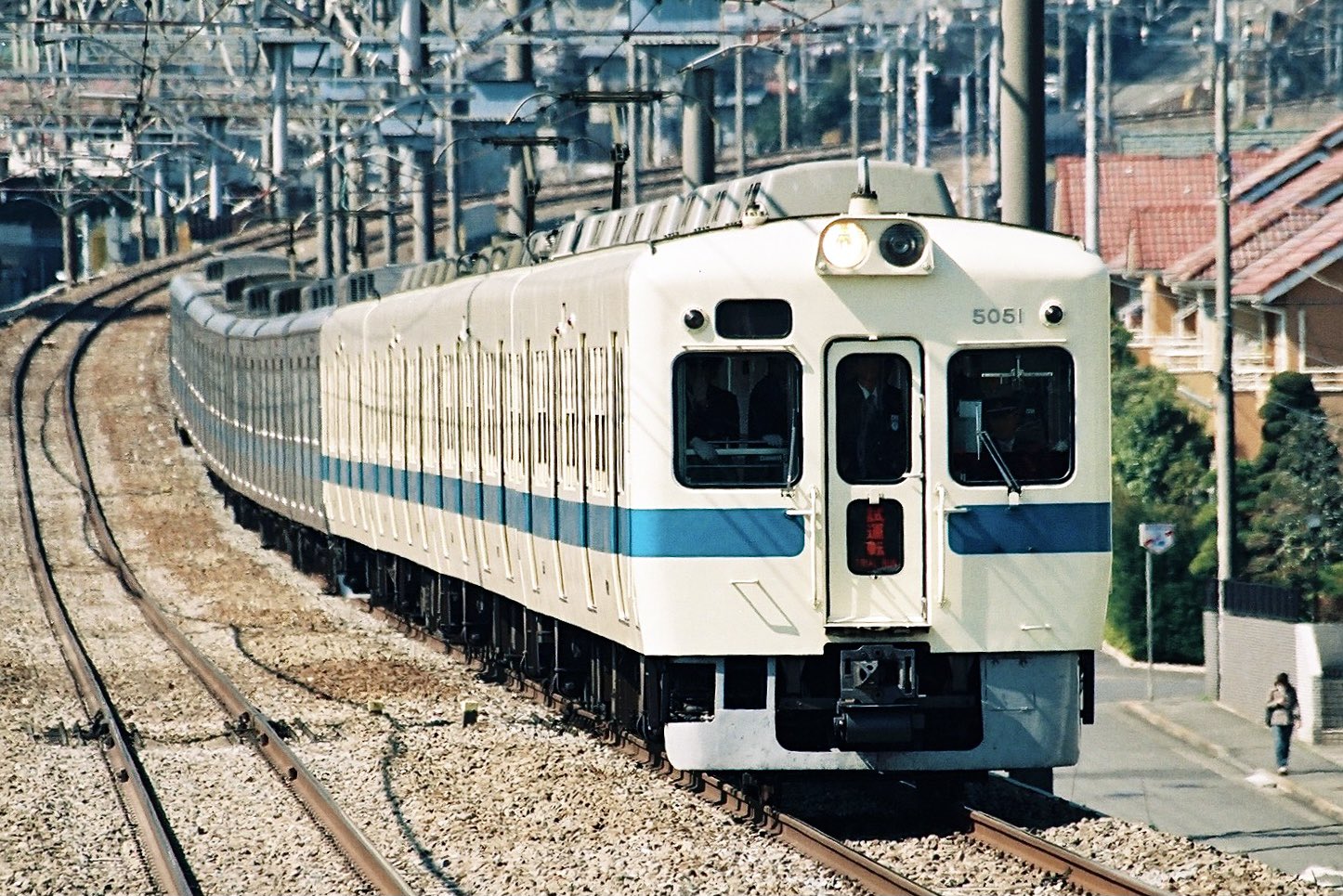 ワタシダ【Odapediaの中の人】 on Twitter: "多摩線内を走る5000形が比較的珍しかった頃です。 直通絡みと回送ぐらいしか、10両がない時代でした。 https://t.co ...