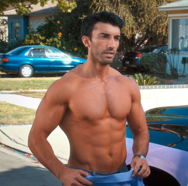 Justin Baldoni Body