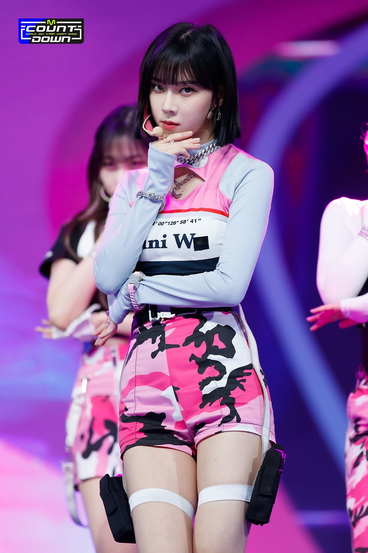 AESPA 🌏 UNIVERSE on Twitter: "PHOTO | 211021 - aespa #WINTER on MCOUNTDOWN Episode (211014) (2/4 ...