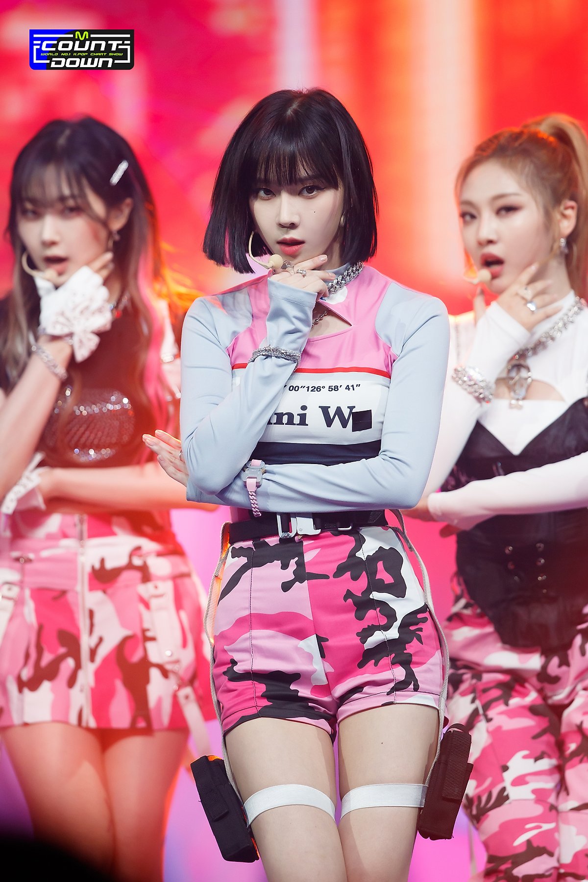 AESPA 🌏 UNIVERSE on Twitter: "PHOTO | 211021 - aespa #WINTER on MCOUNTDOWN Episode (211014) (2/4 ...