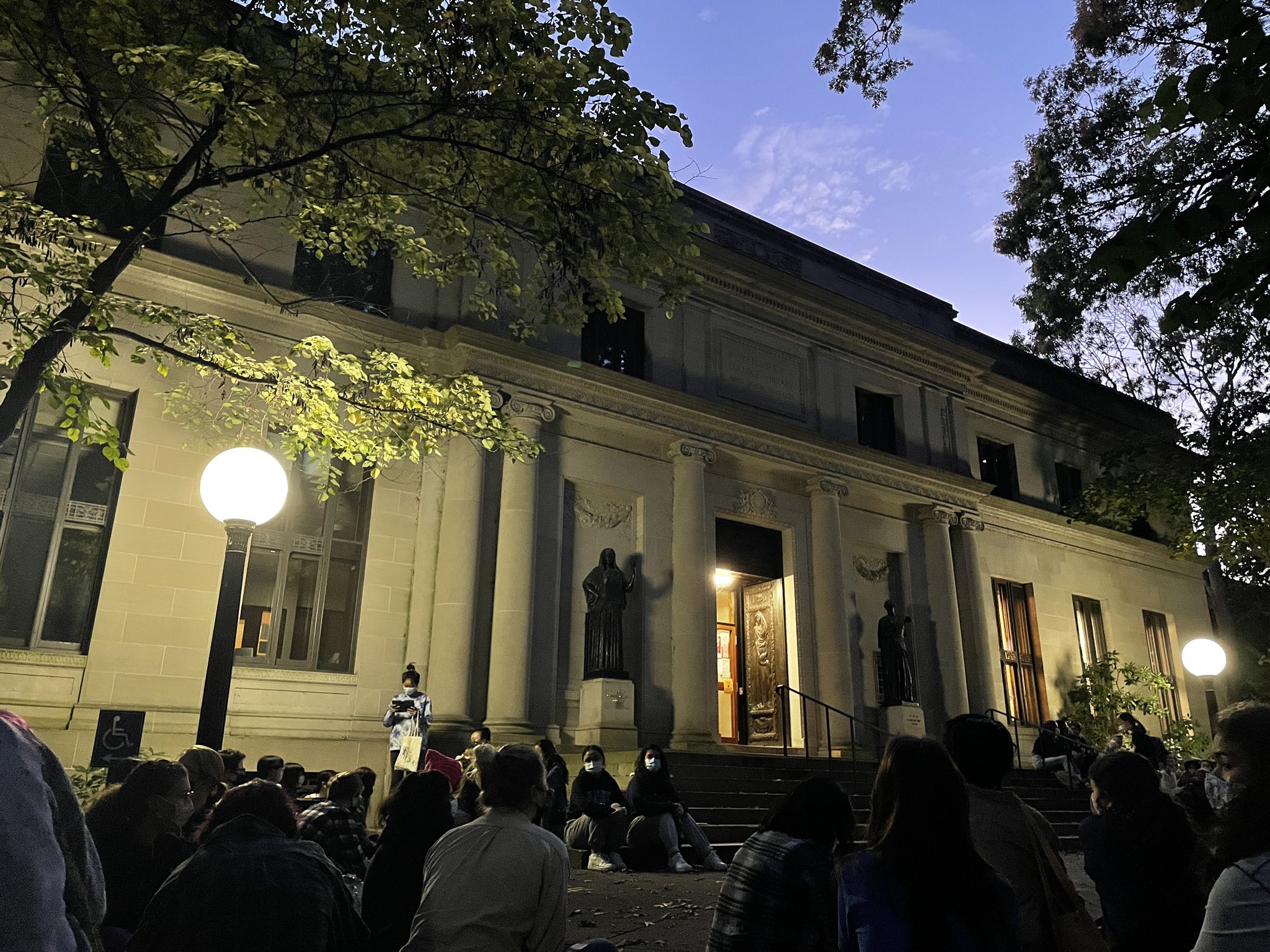 Wellesley College Clapp Library