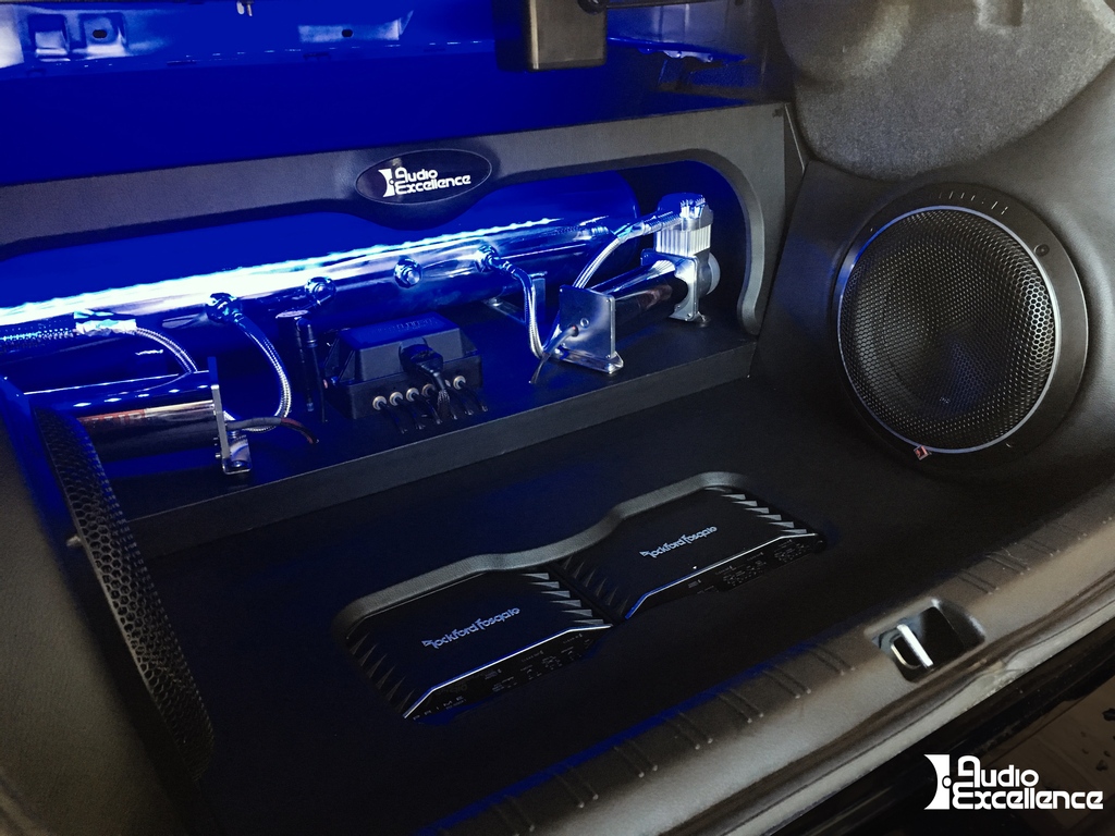 Alpine Audio Wallpaper