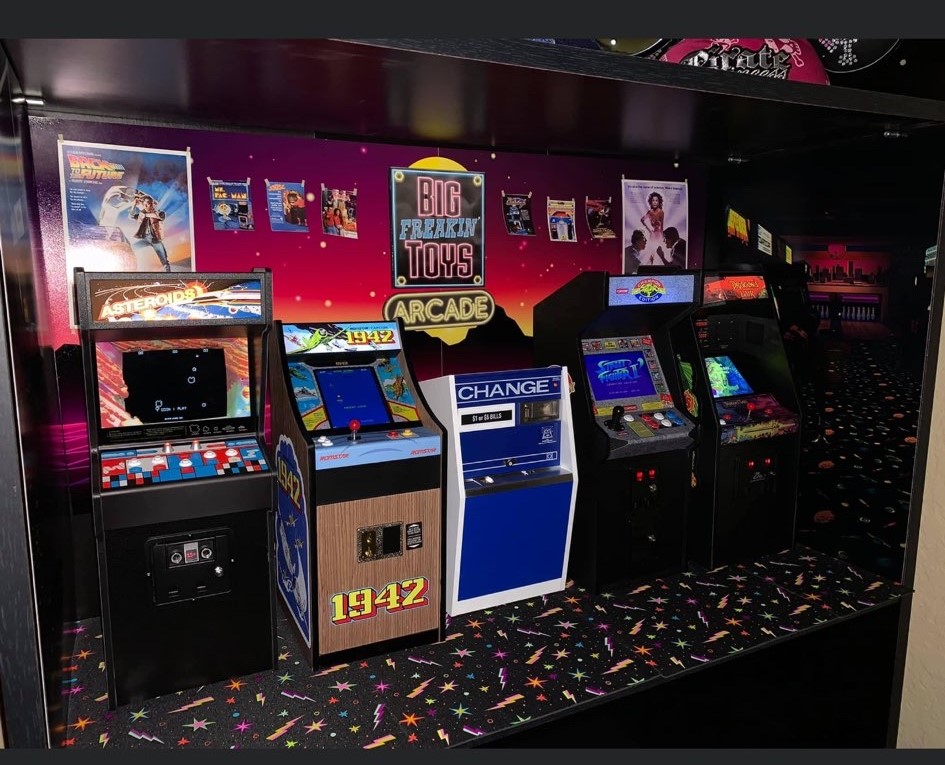 Replicade Arcade Dioramas. : r/NewWaveToys