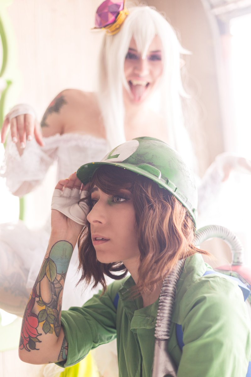 🦋 Skyhook Nova on Twitter: "RT @SkyhookArt: Luigi’s Mansion cosplay with my King Boo ...