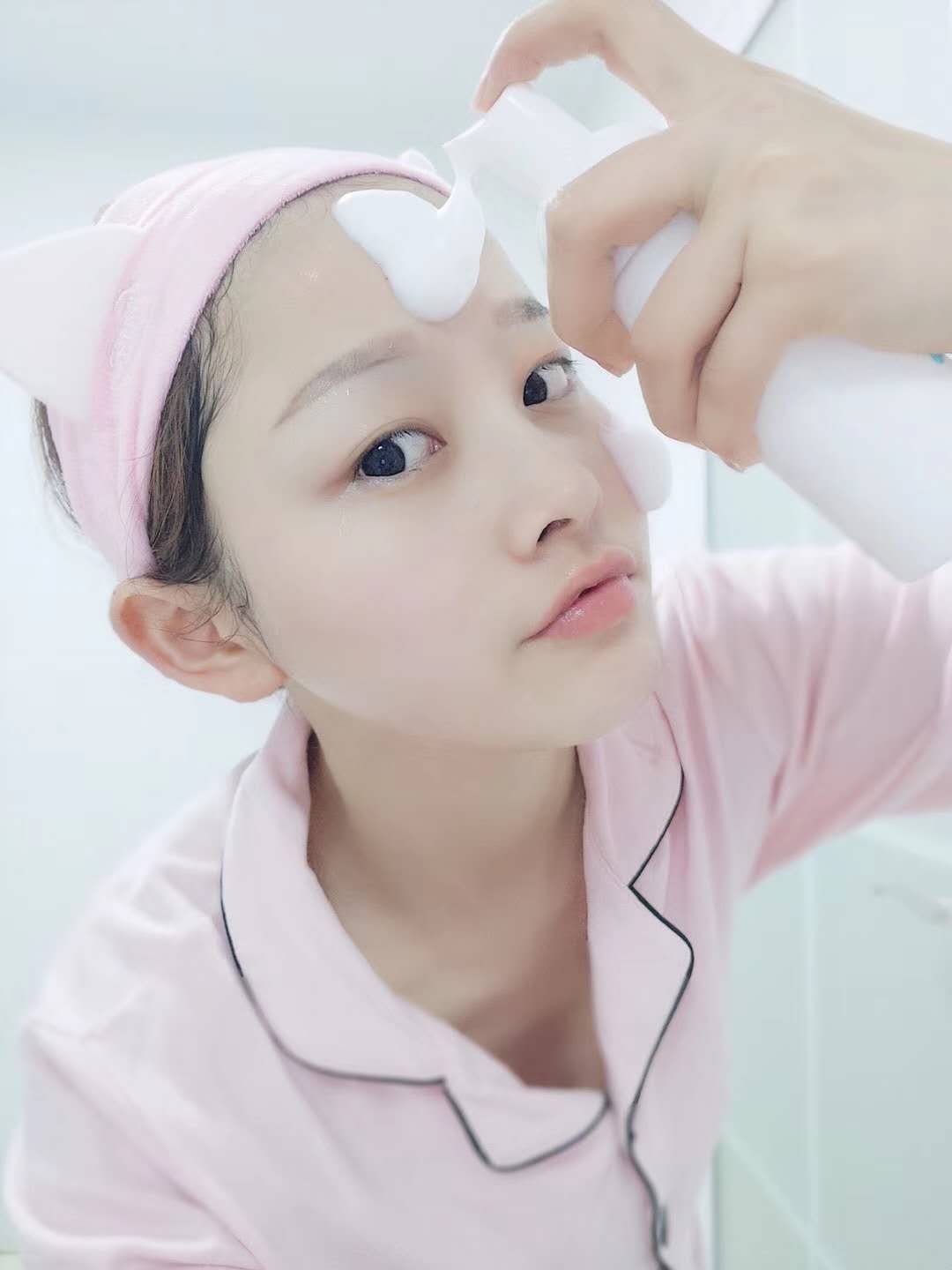 爱吃🍬的小反差 On Twitter 回到家洗完澡躺到床上,然后下面就开始流水了,好喜欢将精液敷到脸上的感觉呀,可惜现在没有精液🙈yanyan6825 K9g8c8 Czjk66