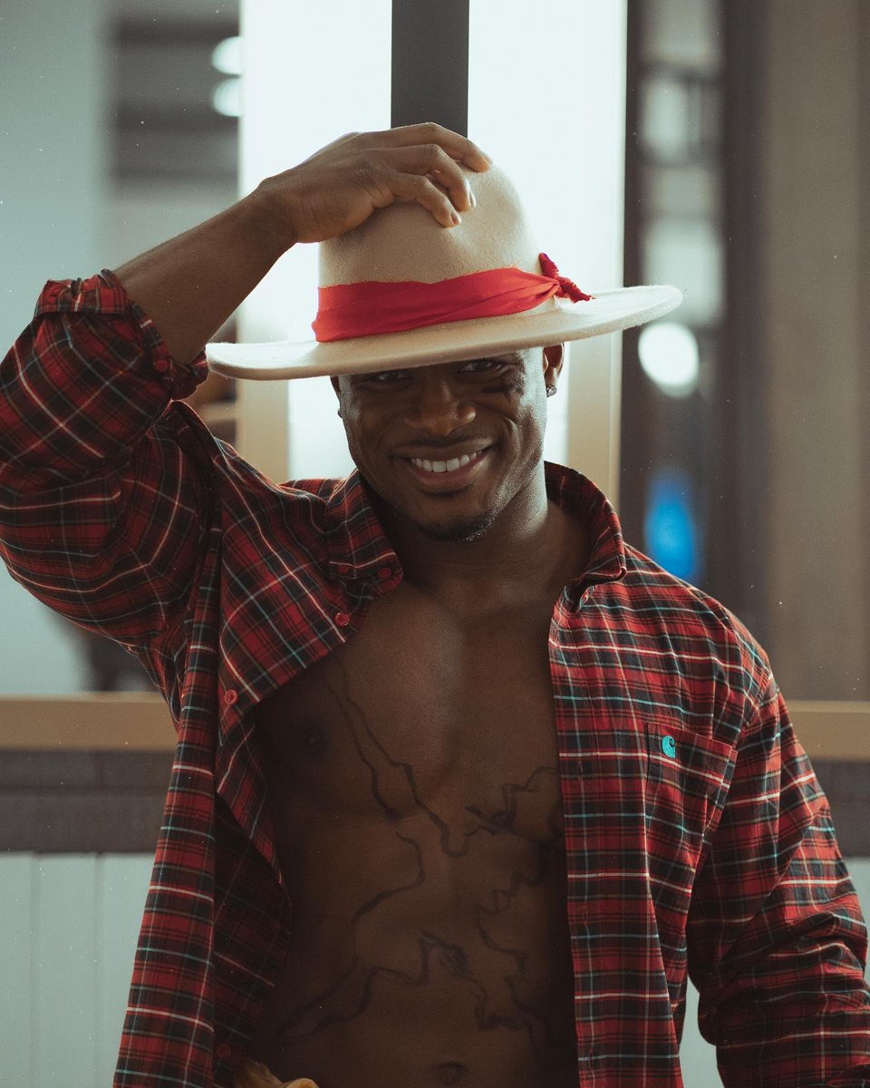 Russel Orhii (@RusSwole) さんのコスプレ作品まとめ (1 件) - Twoucan