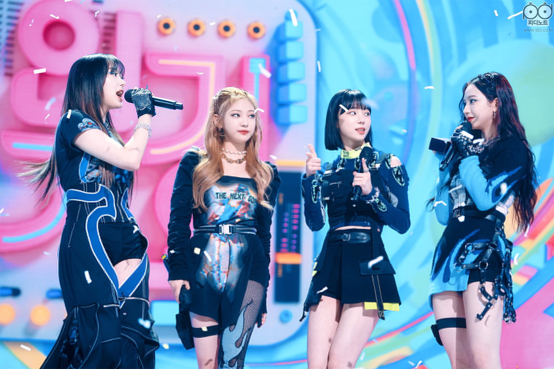 📸 에스파 GALLERY 🎞 on Twitter: "211025 🌙⭐🦋 #aespa @aespa_official from SBS Inkigayo PD Note update ...