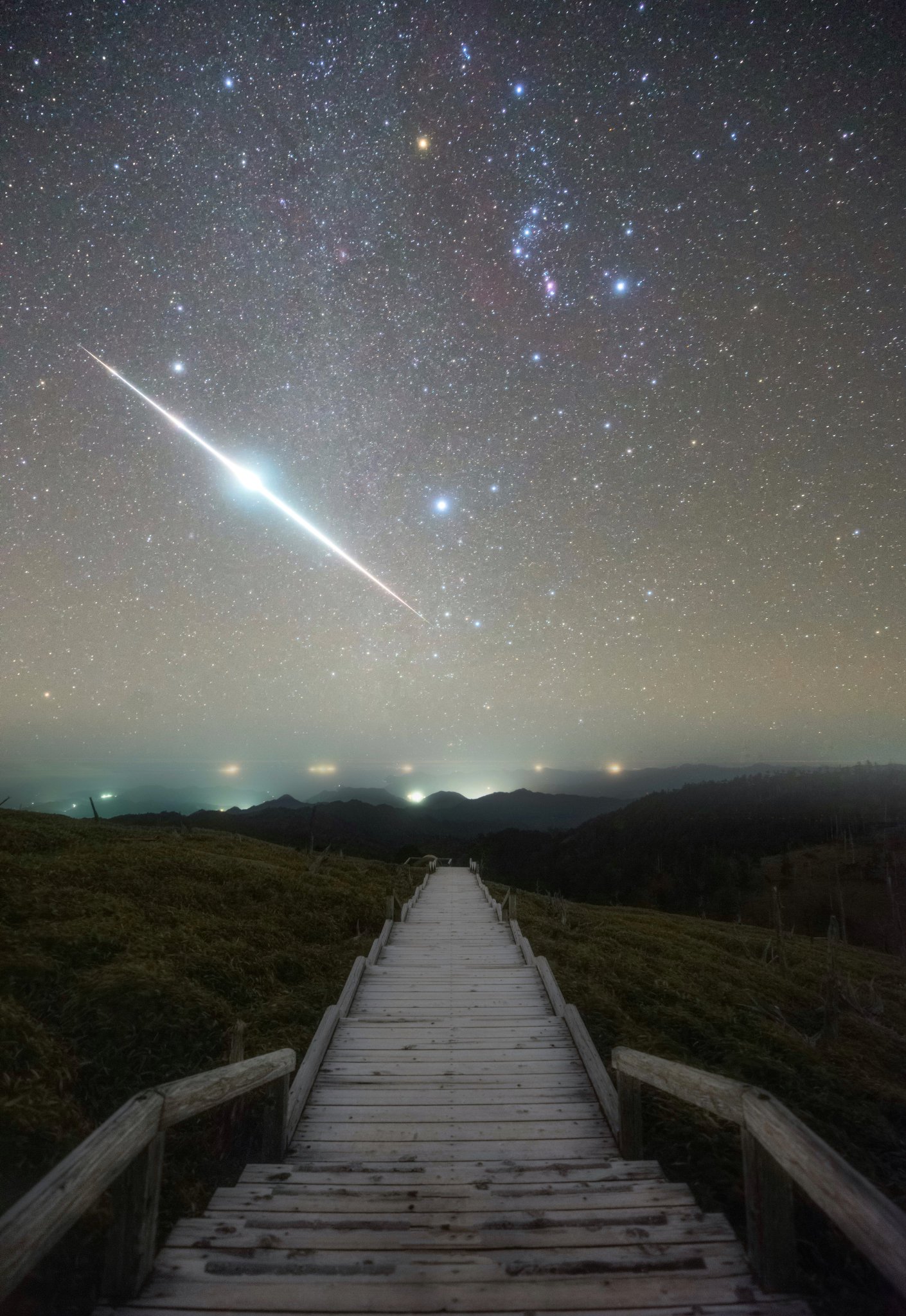 関岡 大晃 | Hiroaki Sekioka on Twitter: "とんでもない流星が撮れたので見てほしい https://t.co/sLeOW5fpH2" / Twitter