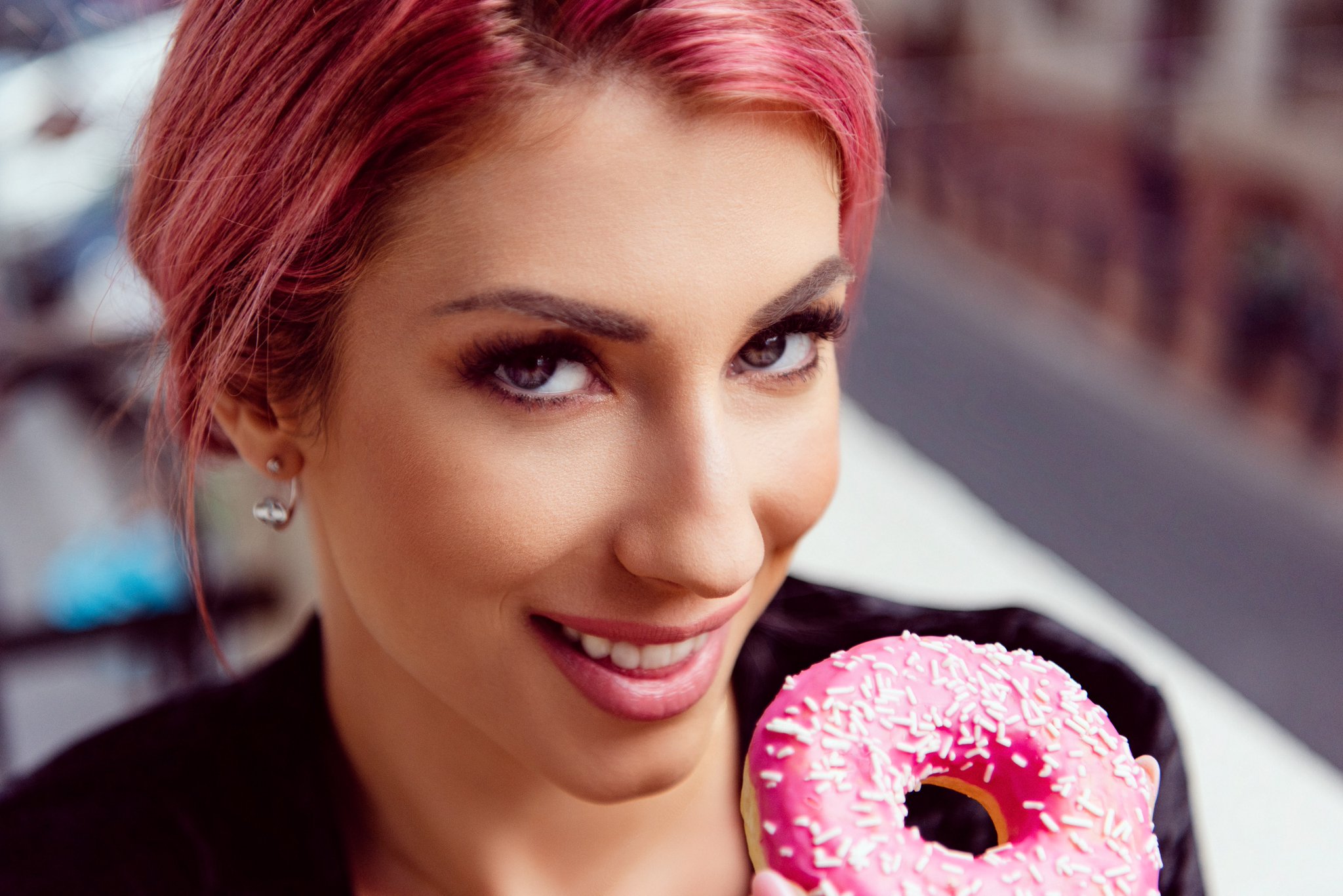 Tw Pornstars Shona River Twitter Who Loves Donuts 🍩 Dm Me On My
