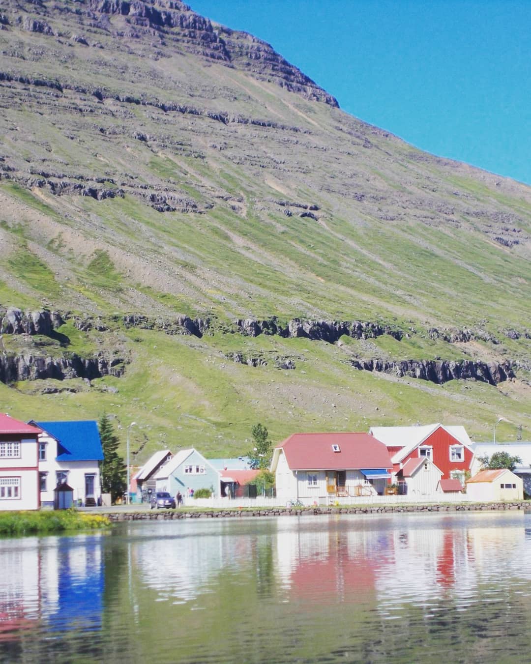 Hannah Roach on Twitter: "Iceland, #illustration and #photographs…