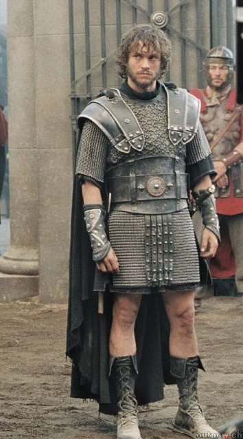 Hugh Dancy King Arthur 7813