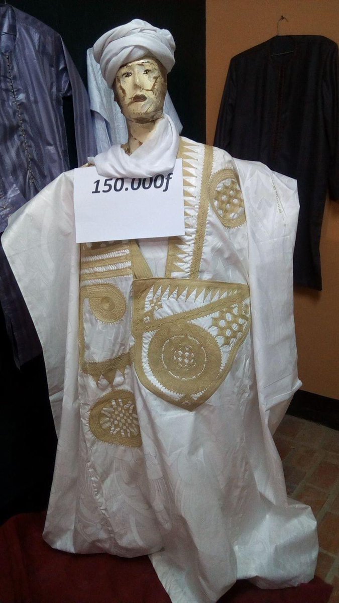 Thread tenues traditionnelles de la femme songhai. (De gao) - Thread ...