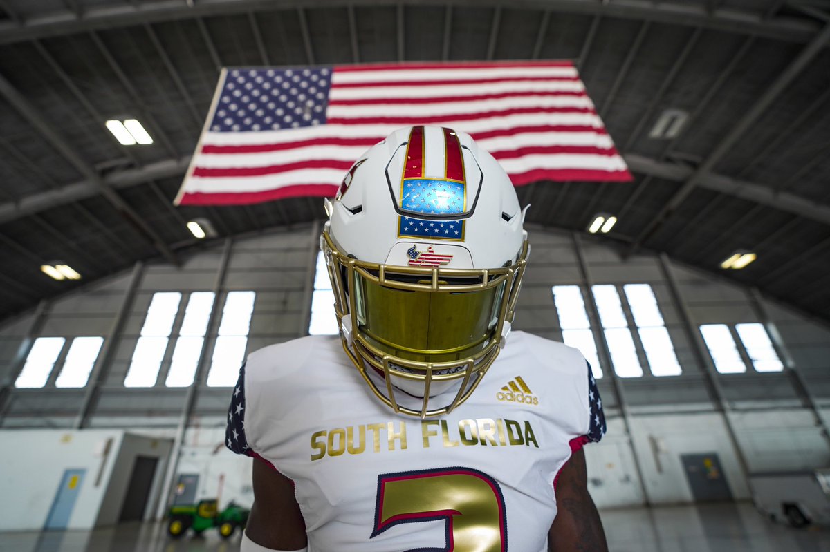 USF shows off Salute to Service uniforms : r/CFB