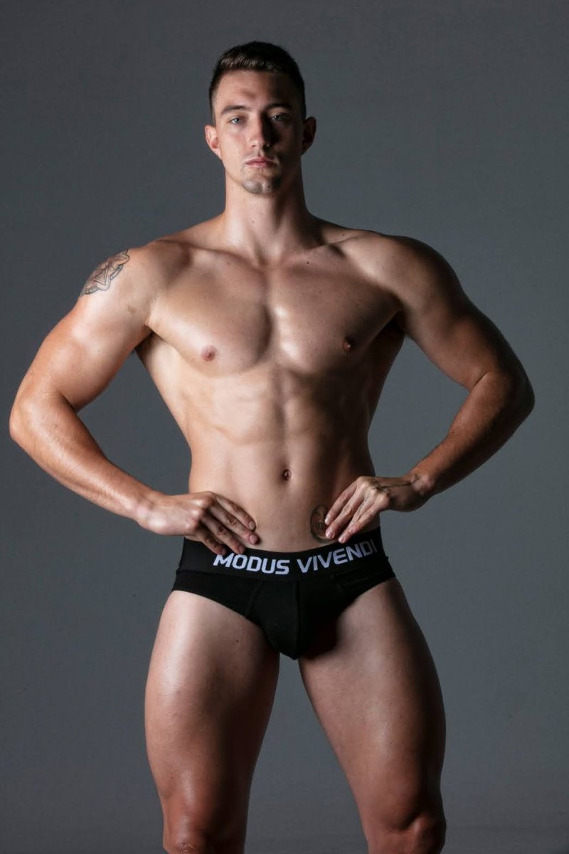 Marco Maxxx ⚡ On Twitter Rt Secretbuddy Would You Like To See A Video Of Me Posing And