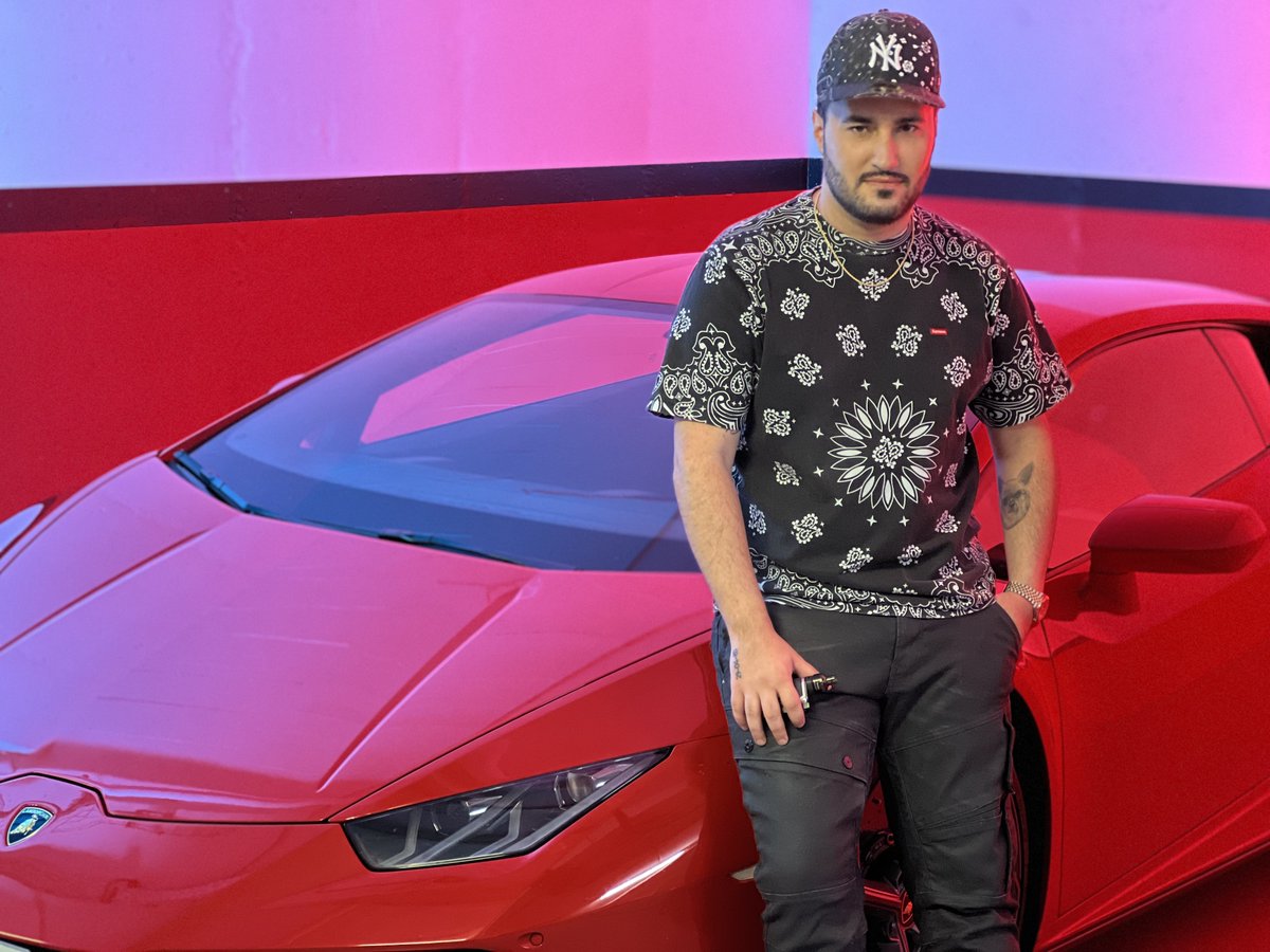 Alex Cuenca fernandez on Twitter: "y con el vaper en la mano como un xupete jajajaja…