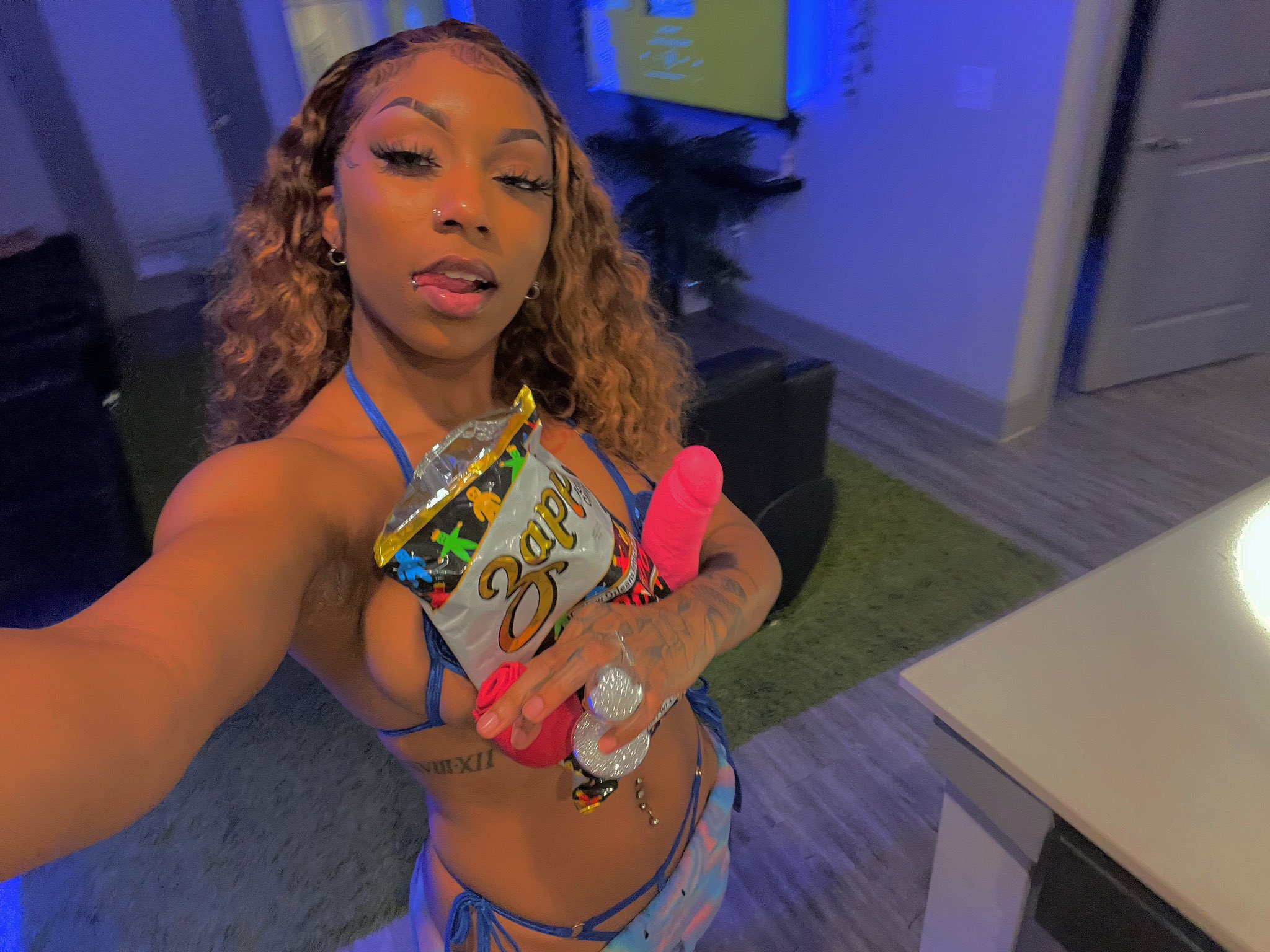 miss aries 🫧 on Twitter: "im high af… im jus tryna fuck https://t.co/6cweWCnXYq" / Twitter