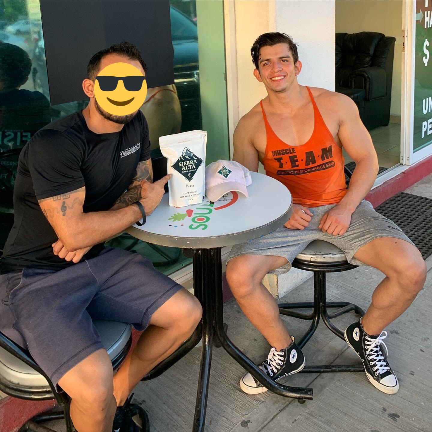 Roberto Estrada on Twitter: "Alguien sabe si este chico sigue siendo stripper en Puerto Vallarta ...