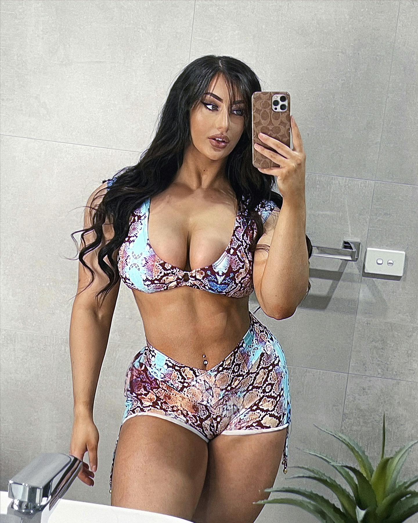 ChillFit on Twitter: "Kiki Vhyce https://t.co/R2CbcmHBLc" / Twitter