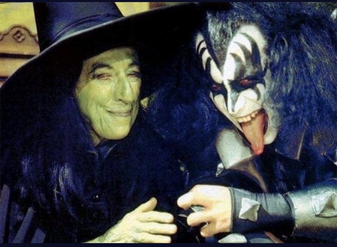 Witch And Wizard The Kiss