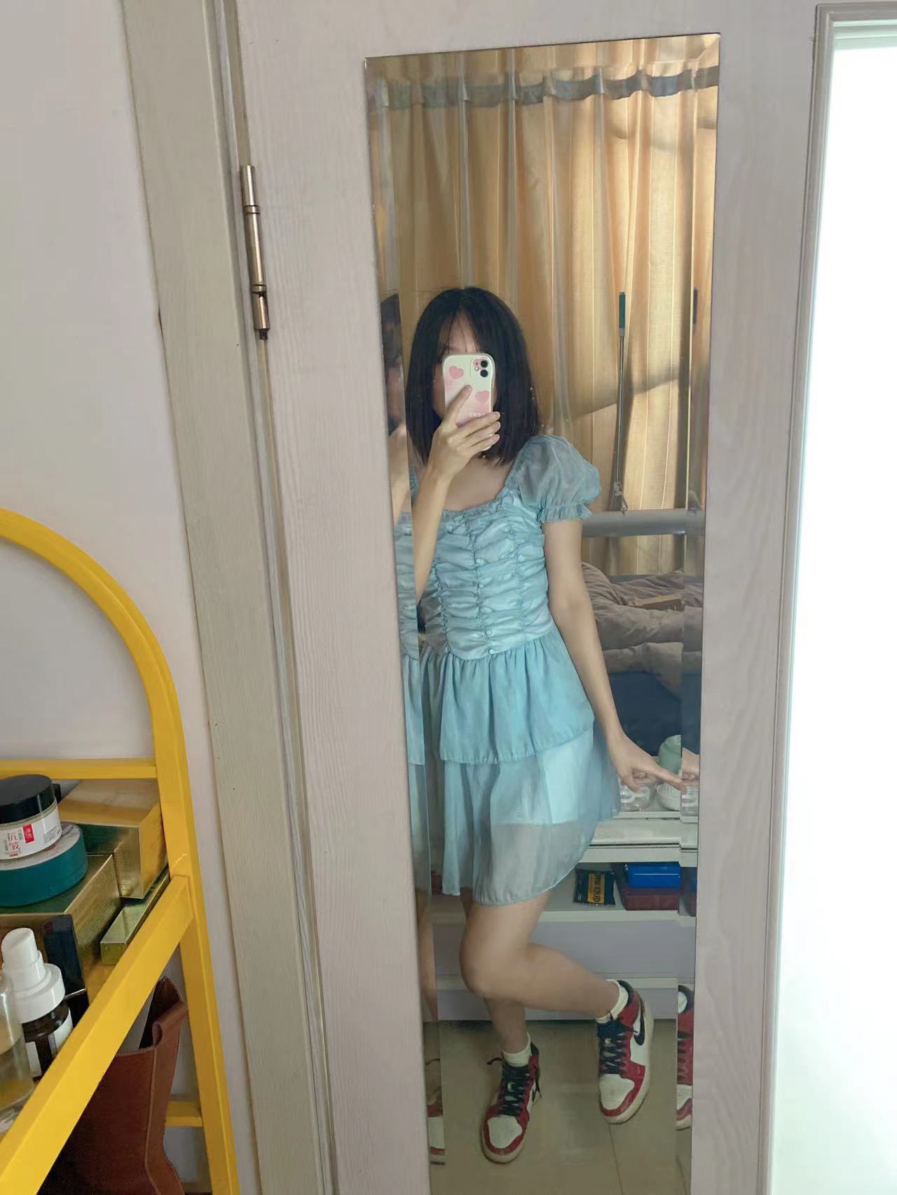 棉袜上的精液 On Twitter 【女警 小悦系列】还是那个喜欢打篮球的小悦，也因为这点她的小袜子有些脏，聊天时她拿着自己的棉袜说 臭袜子”的时候下面都硬了😹，她的风格一直让人很奇怪