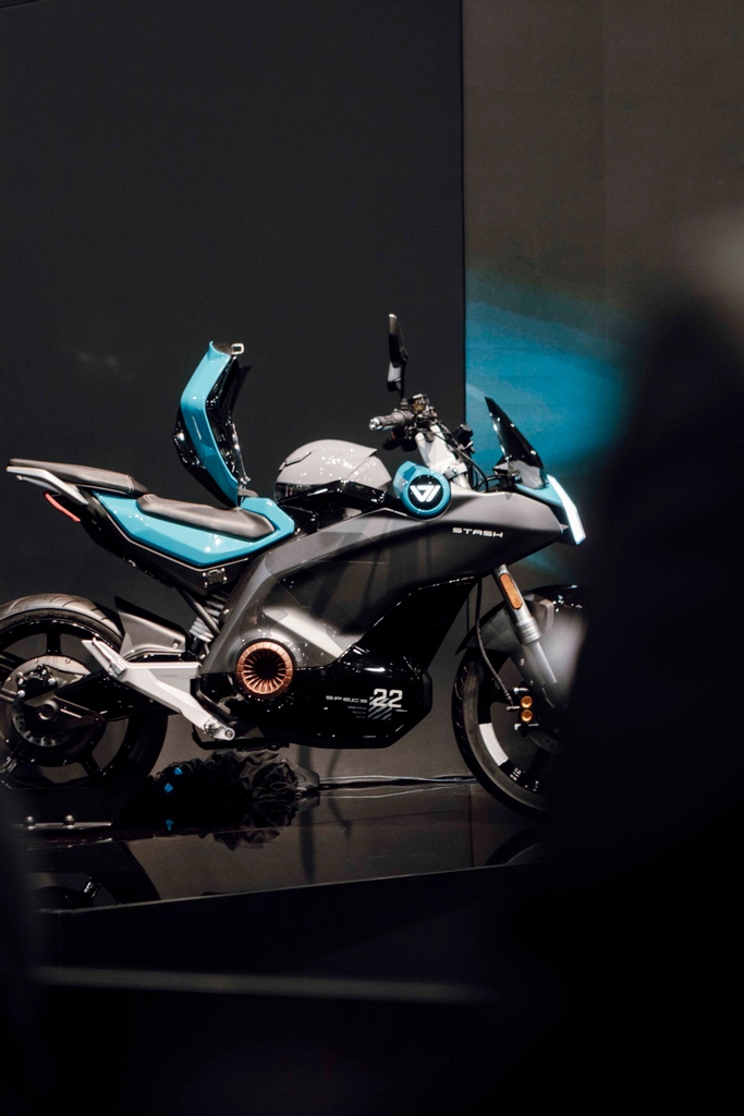 Super Soco / VMOTO unveils STASH First electric motorcycle from the new ...