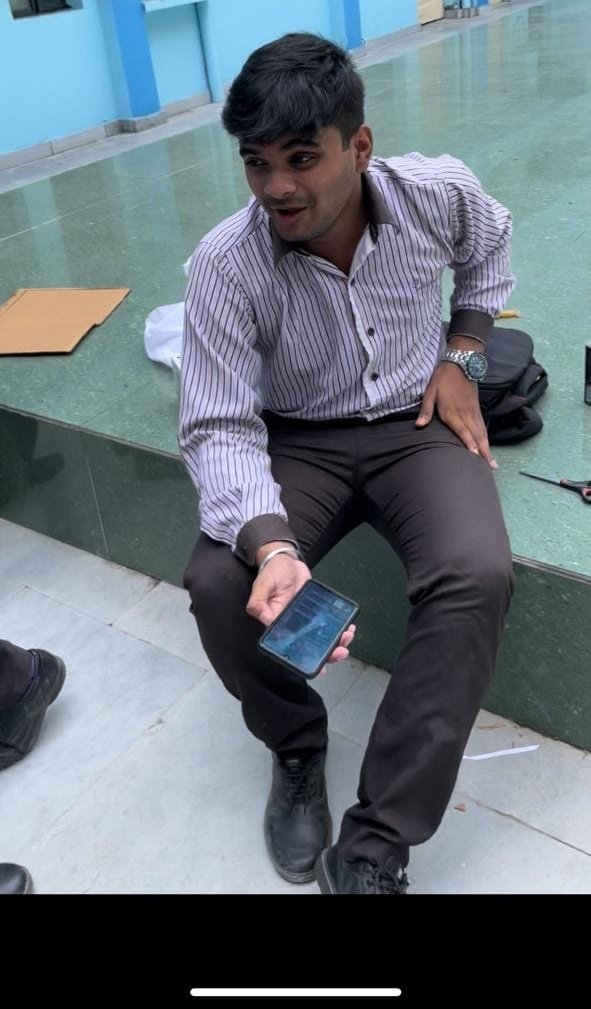 Devansh Upadhyay (@chillingwidmeh) | Twitter