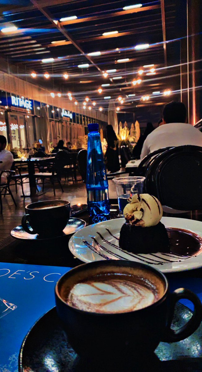#كافيهات_الرياض ثريد لأجمل مقاهي الرياض اللي تجمع بين روعة المكان وجودة ...