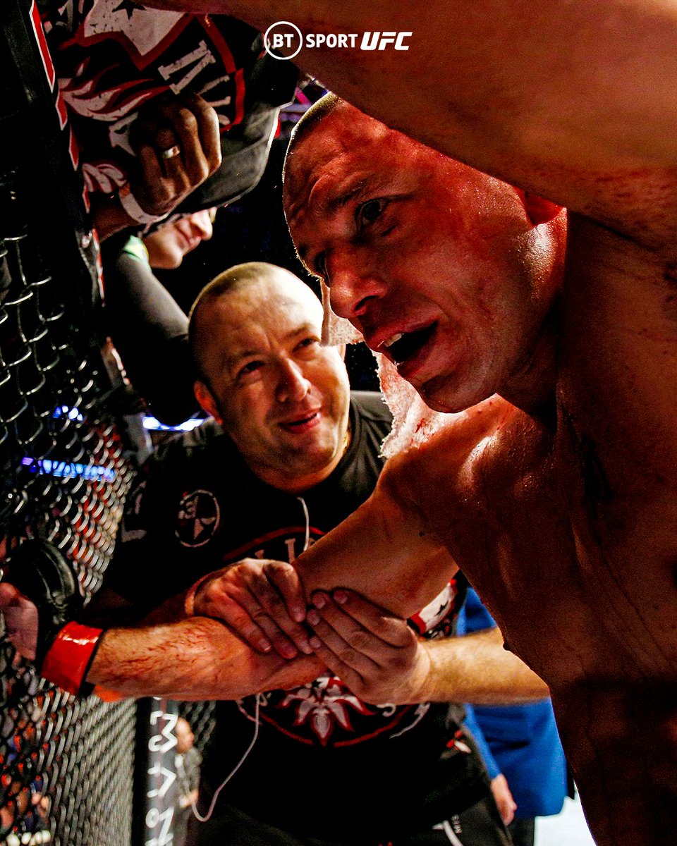 Carlos Condit Kick Gsp