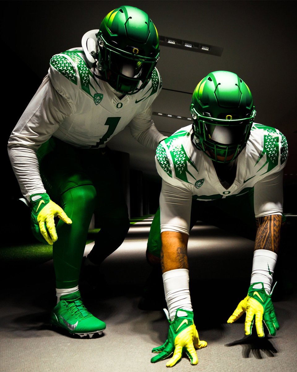 Oregon unveils uniform combination for primetime game vs Utah : r/CFB