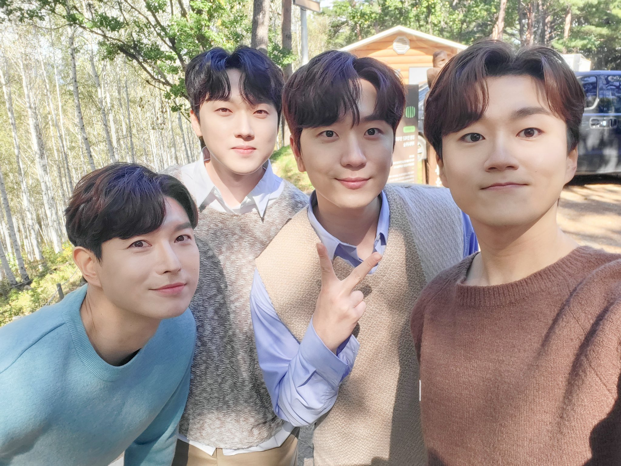 Forestella on Twitter: "[#FORESTELLA_PHOTO] 📸 포레와 함께 즐거운 주말 보내시길 🍂 #포레스텔라 #Forestella https://t ...