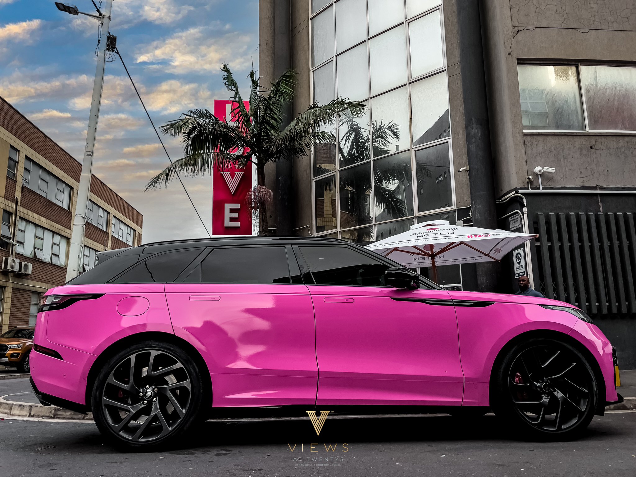 Pink Range Rover Wallpaper
