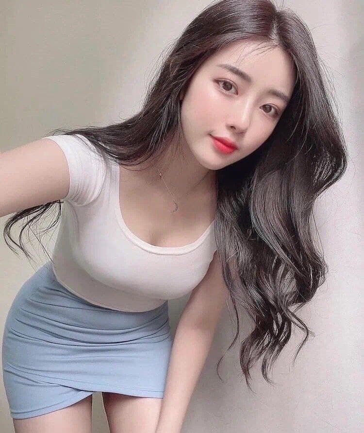 茶名：莉莉 三圍：167cm D+ 46kg 23歲 職業：見習麻豆 茶語：性感高挑氣質女 絲襪控的最愛喲 想要挑戰她的 床技嗎 COME 那雙筆直的美腿很會夾喔 台灣小可愛 @wky69