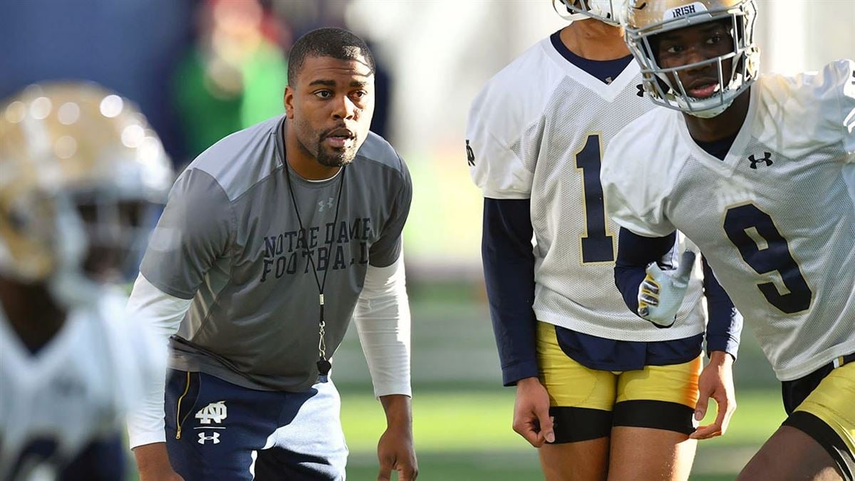 [Loy] Notre Dame CB coach Mike Mickens will remain on staff. : r/CFB