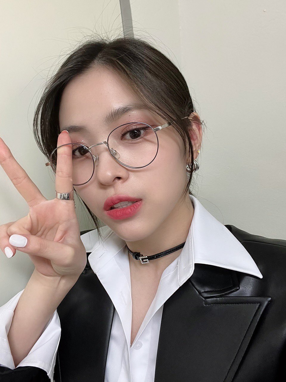 ITZY on Twitter: "Thanks to MIDZY’s love, ITZY got energy⚡ #ITZY #MIDZY @ITZYofficial #AAA ...