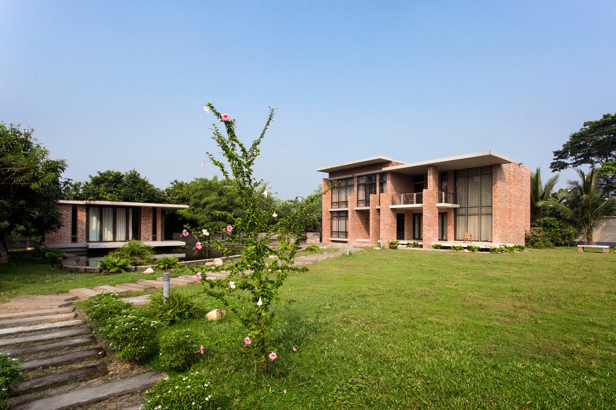 Weekend Retreat | معتكف عطلة نهاية الأسبوع تصميم : Lightscape Architects المكان : بنغلاديش 🇧🇩 ...