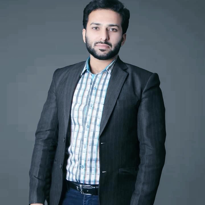 Zeeshan Bashir official (@zaishi_zee) | Twitter