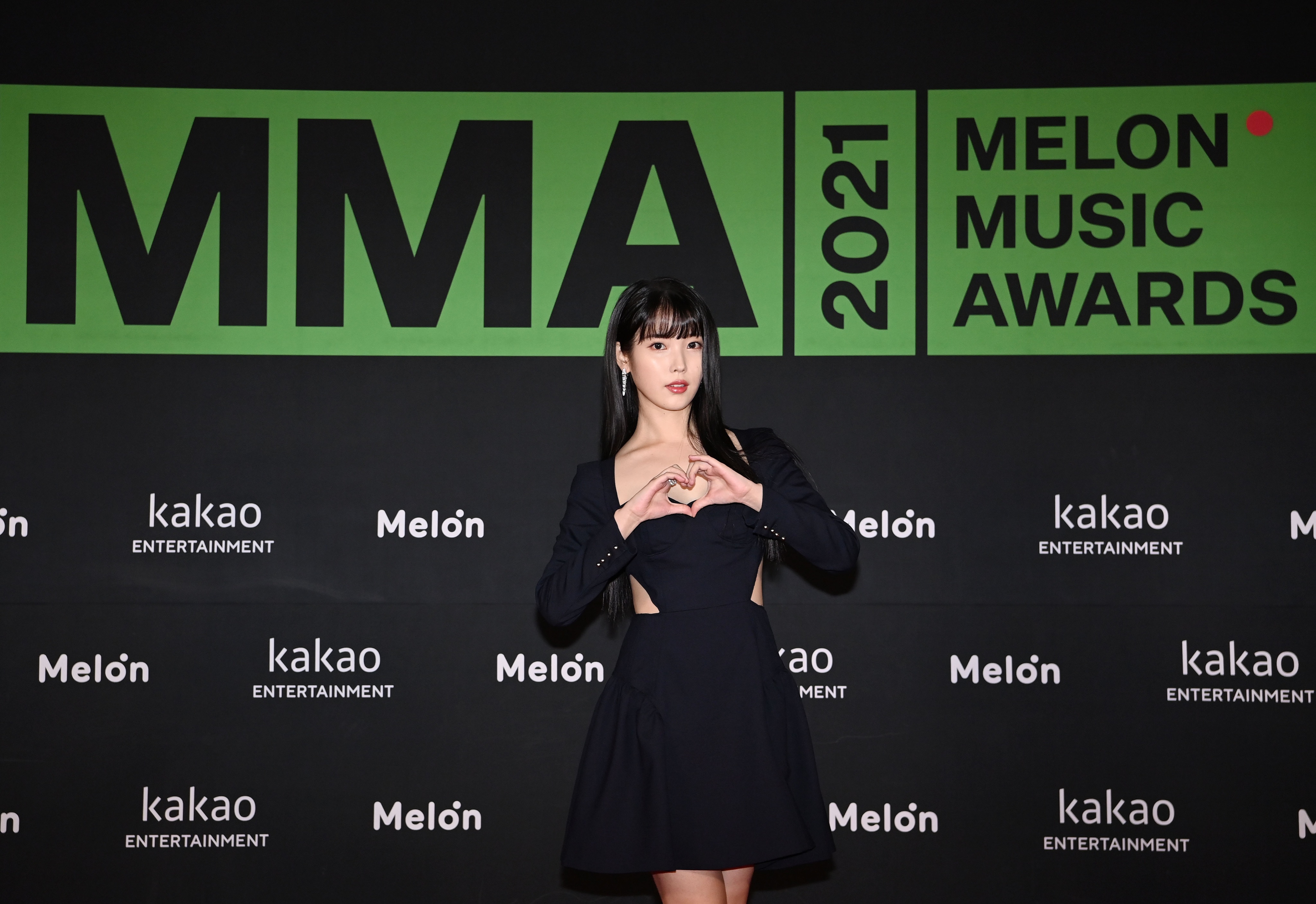 Melon 멜론 on Twitter: "#MMA2021 포토월 사진 공개📸 #아이유 #IU #MMA #MMA2021 #멜론뮤직어워드 @_IUofficial https://t ...