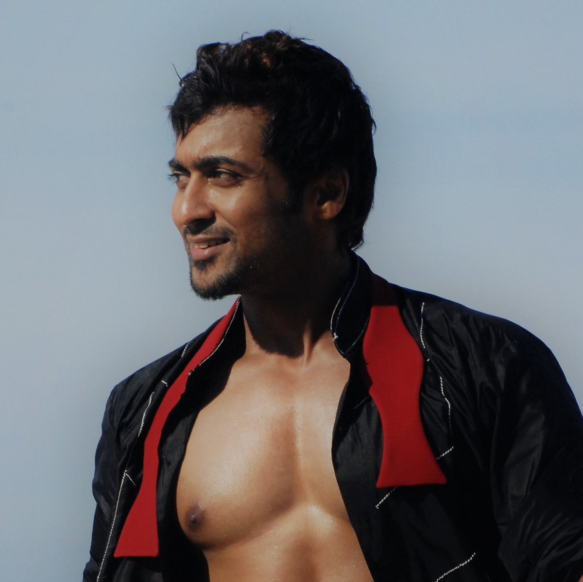 Surya Six Pack In 7am Arivu Stills