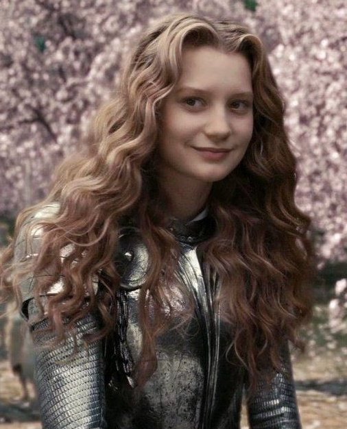 Mia Wasikowska Alice Armor