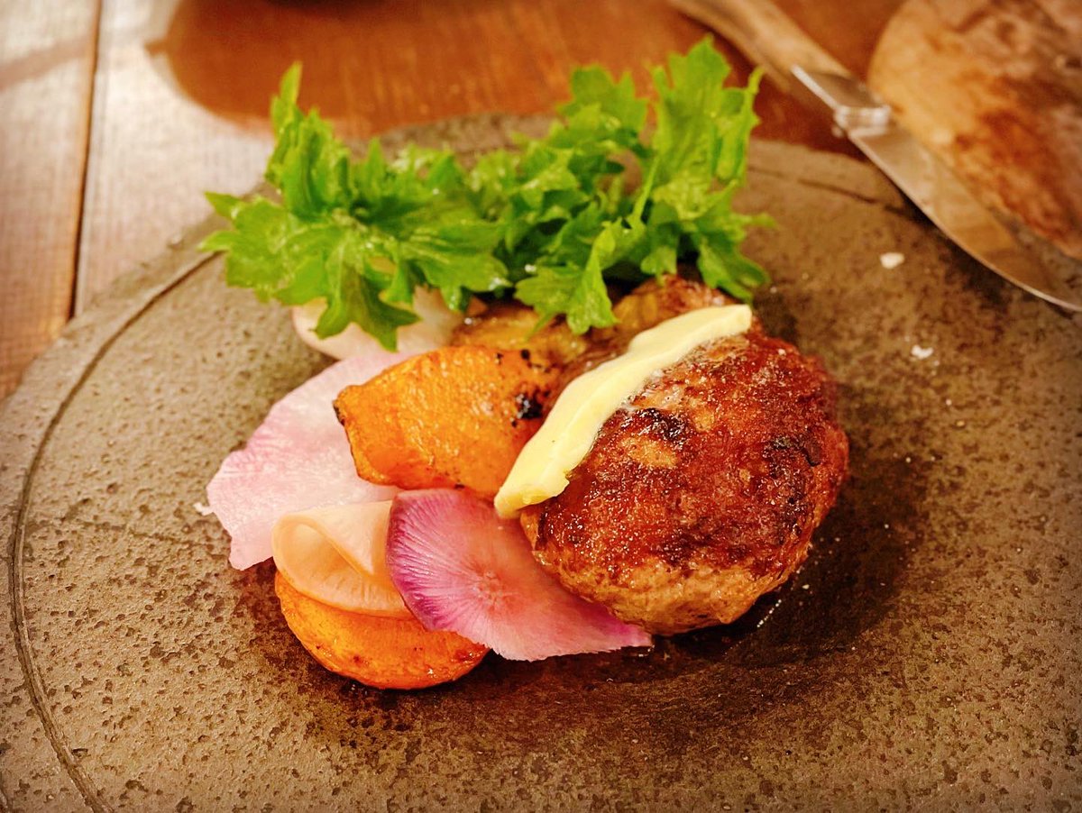 「昨夜のおやつ。ぶどうジュース飲んだ🍇 」|もずくにん🍢5/5 COMITIA144 A38a🌸5/7 コミ1 COMIC1☆22 F41bのイラスト