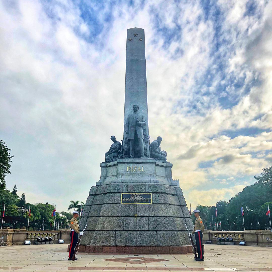 Luneta Park Clipart Walk