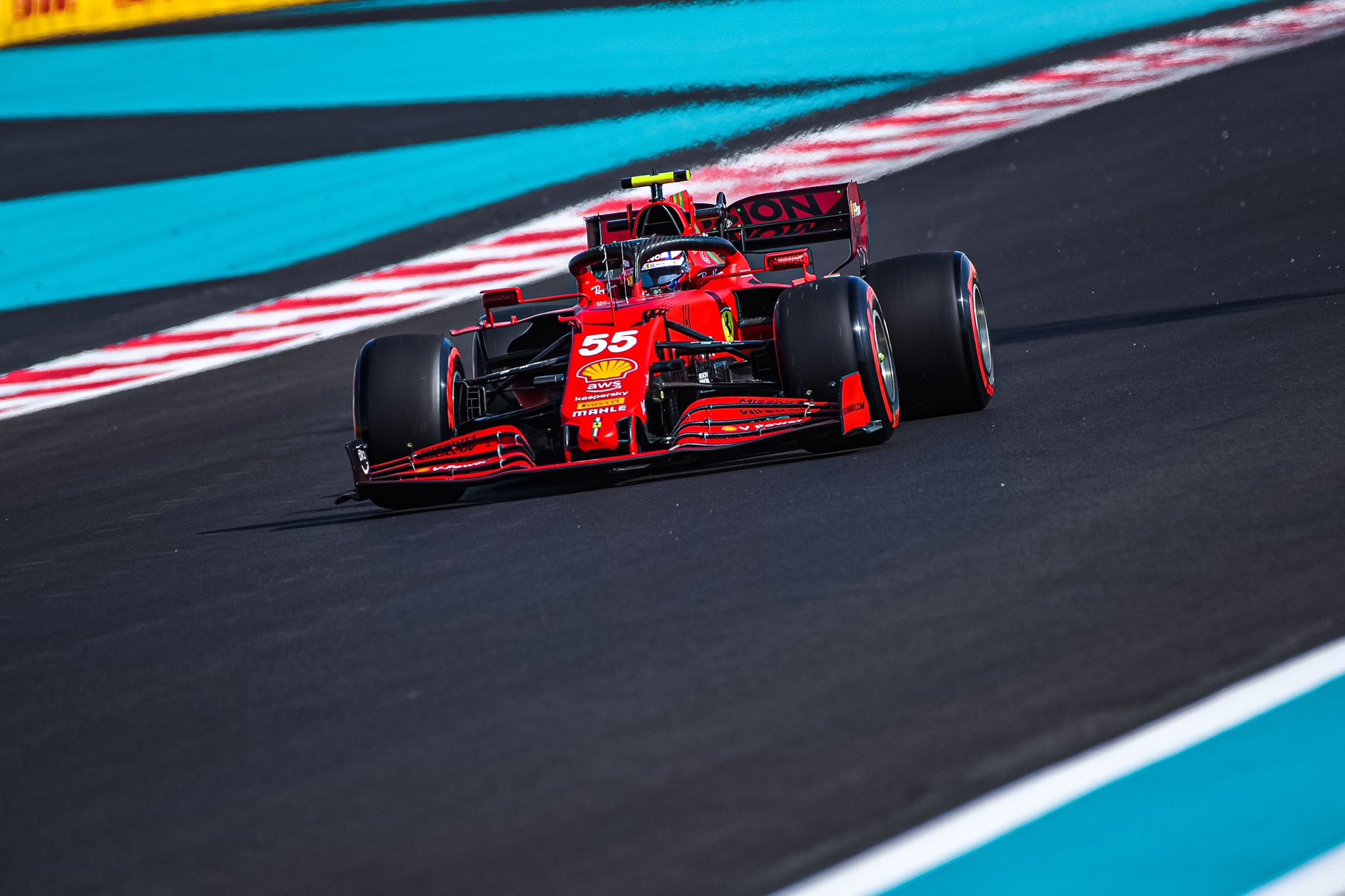 2021 Abu Dhabi GP, Ferrari first practice report: Charles P8, Carlos P9