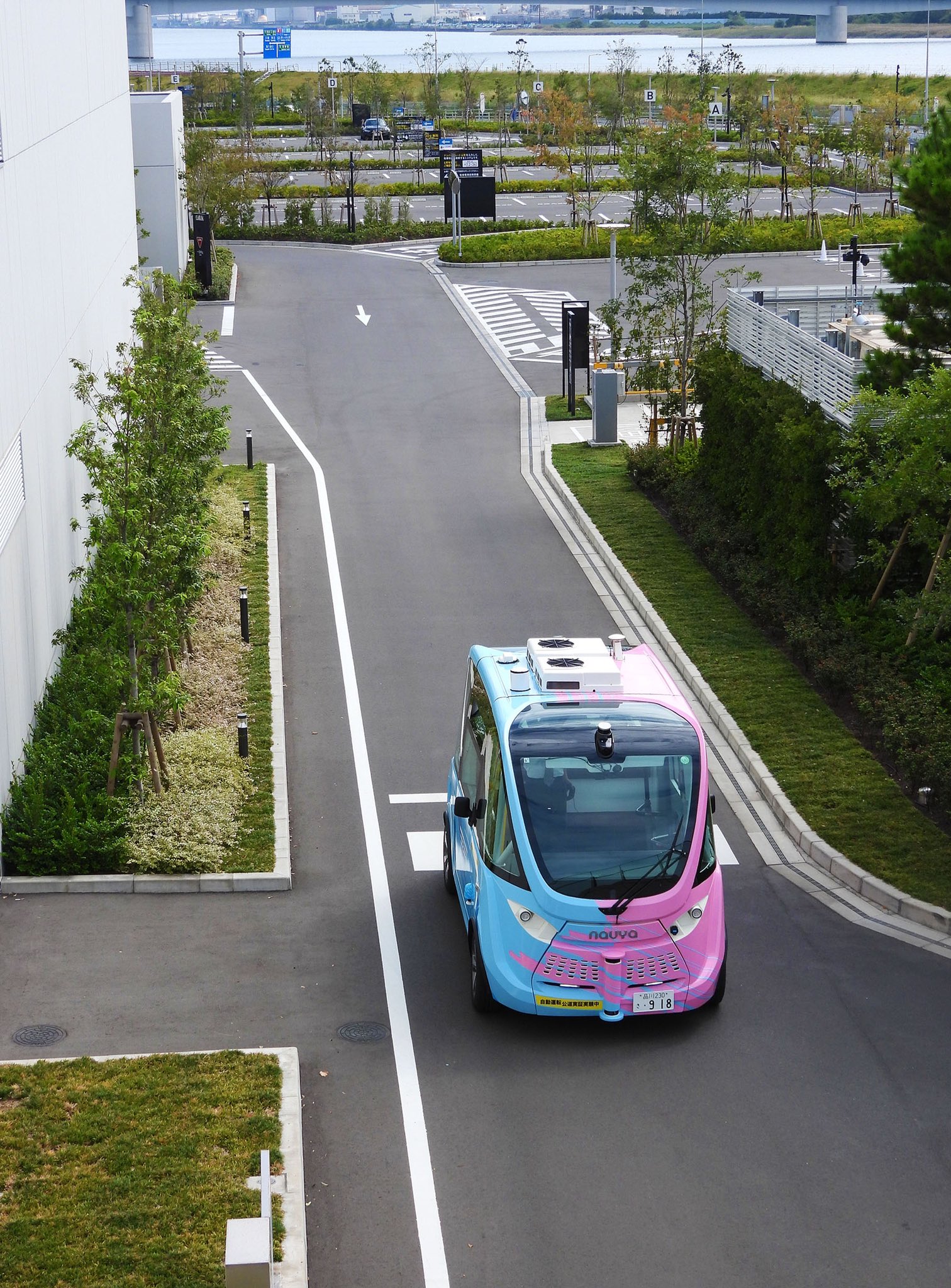 BOLDLY（ボードリー） on Twitter: "羽田イノベーションシティ（HICity）ではもう一年以上も無事故で自動運転バスが運行され続けています。そして今日からHICityと羽田空港 ...