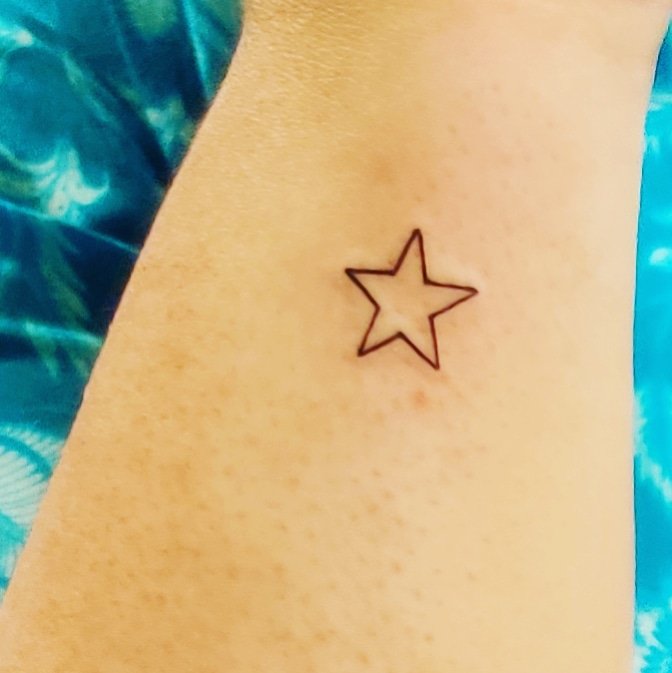 Small Star Tattoos For Girls On Wrist