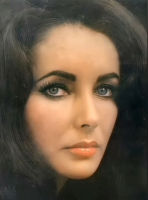 Elizabeth Taylor Eyes Violet Close Up